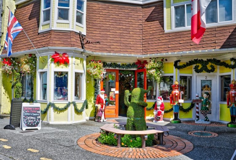 CHEMAINUS - CITY OF MURALS | Visitor In Victoria