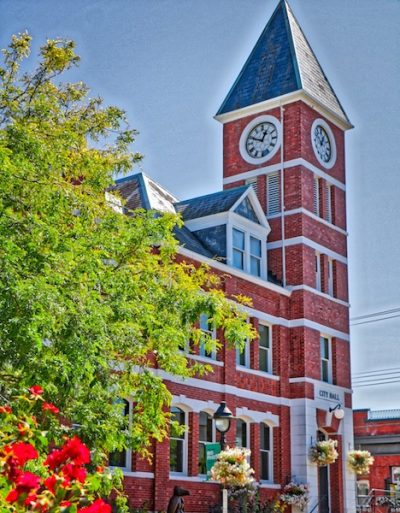 DUNCAN, BC CITY OF TOTEMS | Visitor In Victoria